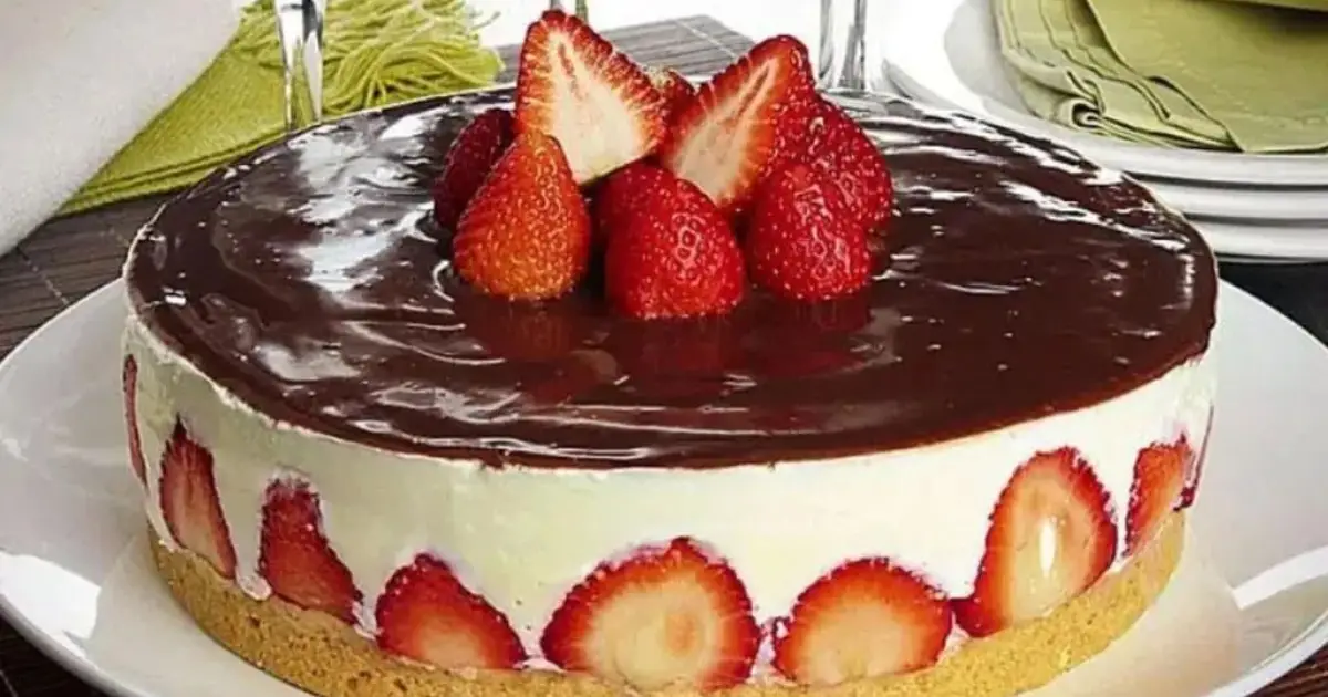 Torta suprema de frutillas con queso crema ¡Ideal para el verano!